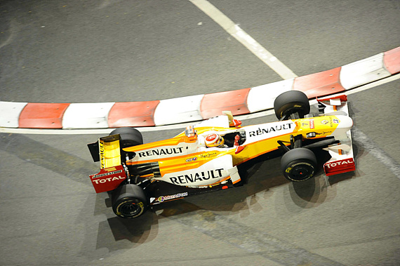 [F1 단신] 르노, 포뮬러원 그랑프리 철수 고려