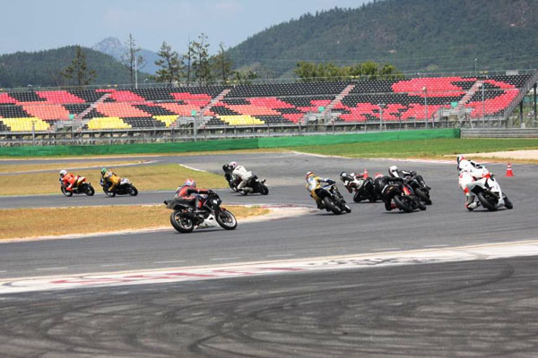 2013 F1서킷 폐막 `KMF챔피언십` 수놓는다