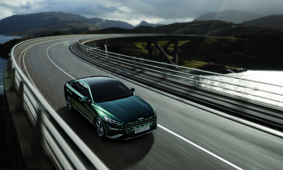 기아, 연비 리터당 18km ‘K8 하이브리드’ 출시…3698만원부터