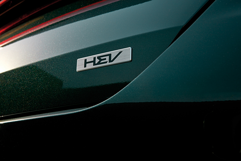 기아, 연비 리터당 18km ‘K8 하이브리드’ 출시…3698만원부터