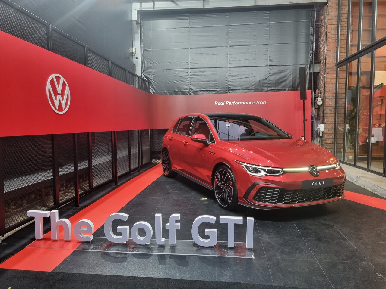 폭스바겐, 245마력 핫해치 `골프 GTI` 12월 국내 출시