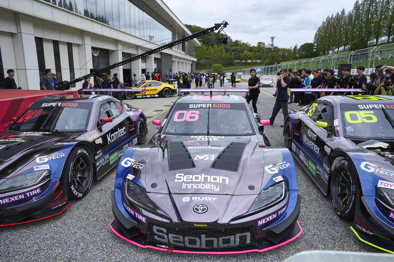 '서한GP 무적함대 떴다' 슈퍼레이스 1~3위 싹쓸이...역대 3번째