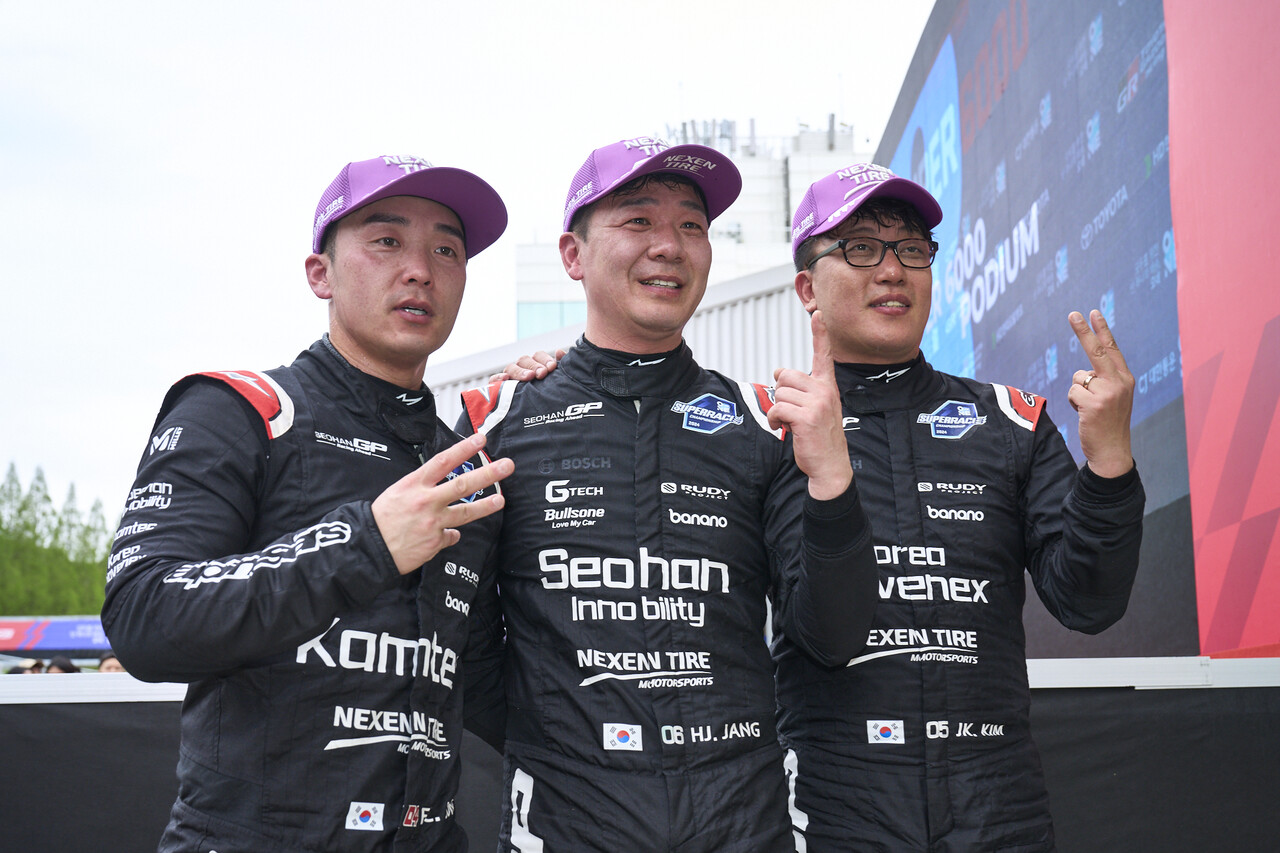 '서한GP 무적함대 떴다' 슈퍼레이스 1~3위 싹쓸이...역대 3번째