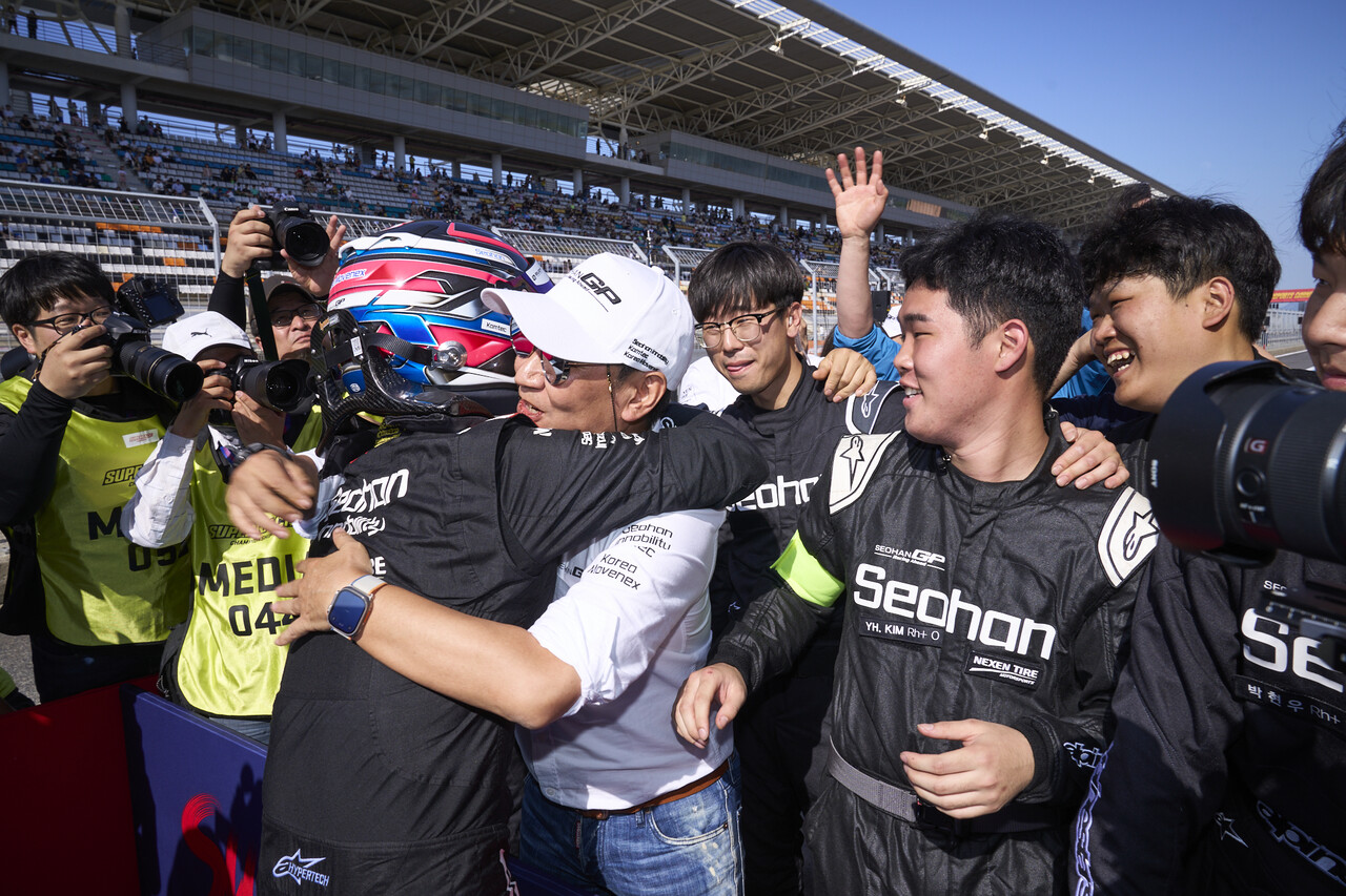 '서한GP 3연승' 장현진, 50kg 얹고도 2연승 질주...환상의 피트스톱