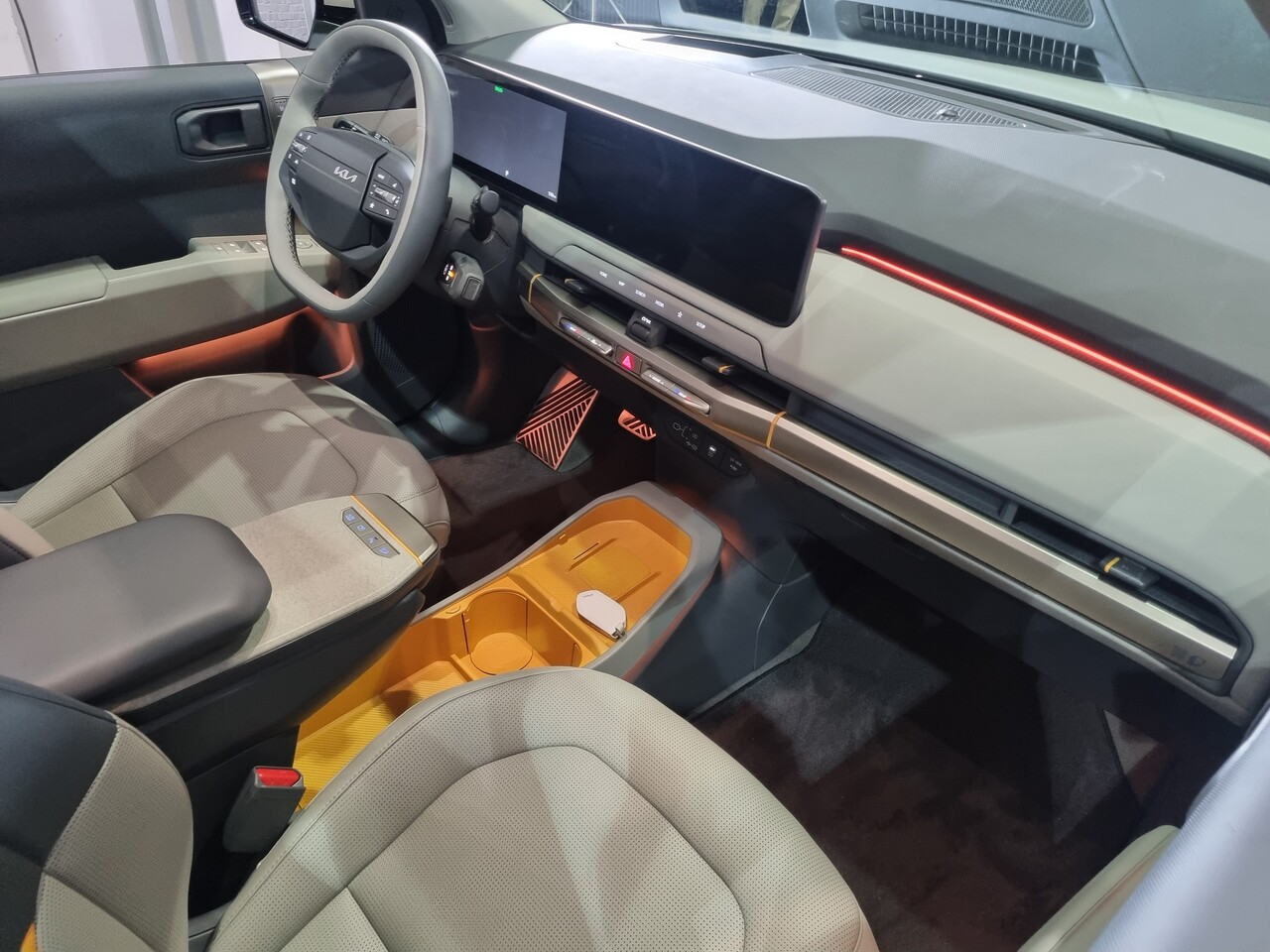 "주행거리 501㎞" 기아, 3천만원대 콤팩트 전기차 'EV3' 공개