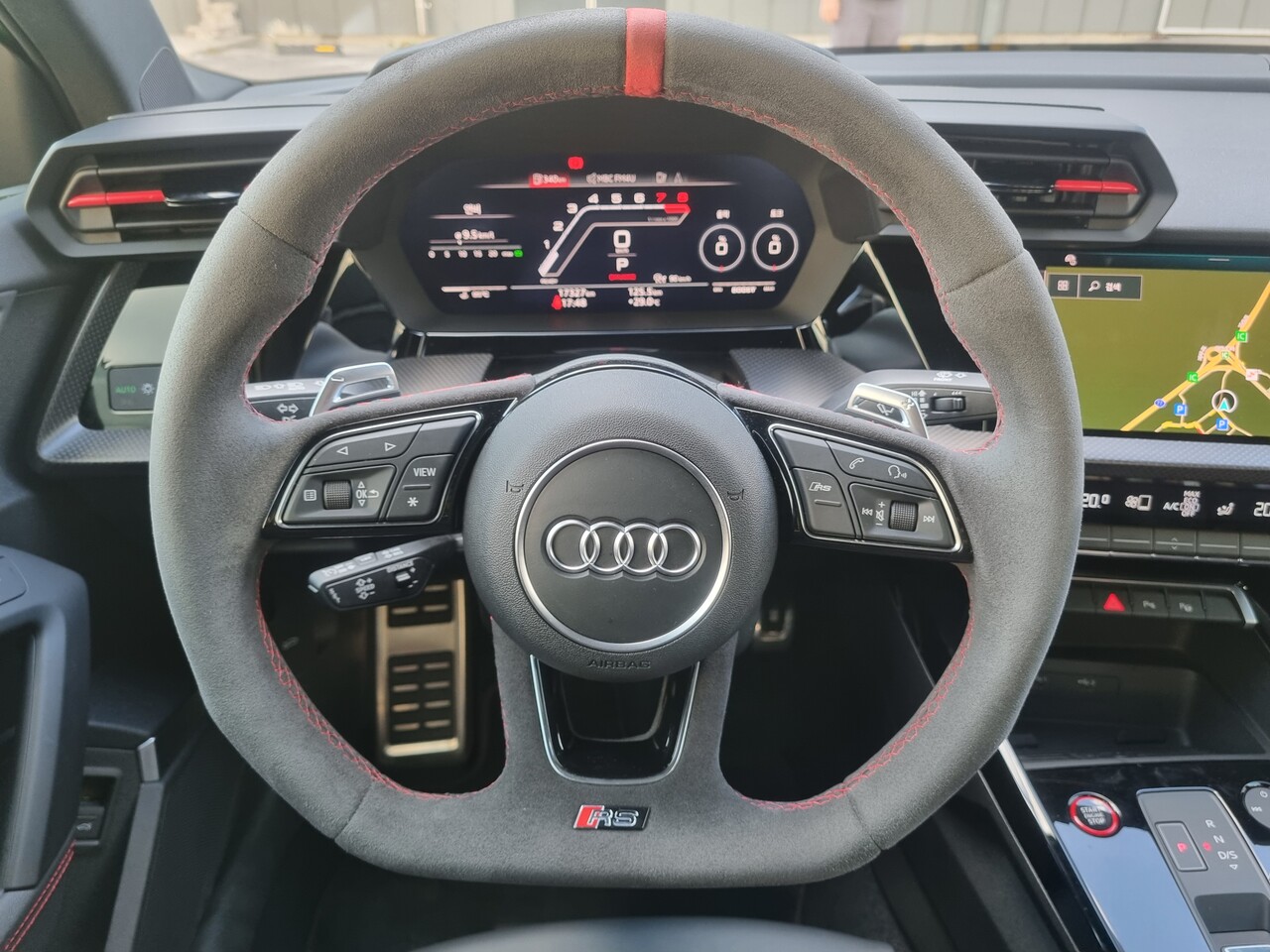 아우디 RS3 '내 맘 보다 반박자 빠른 매력 폭발'