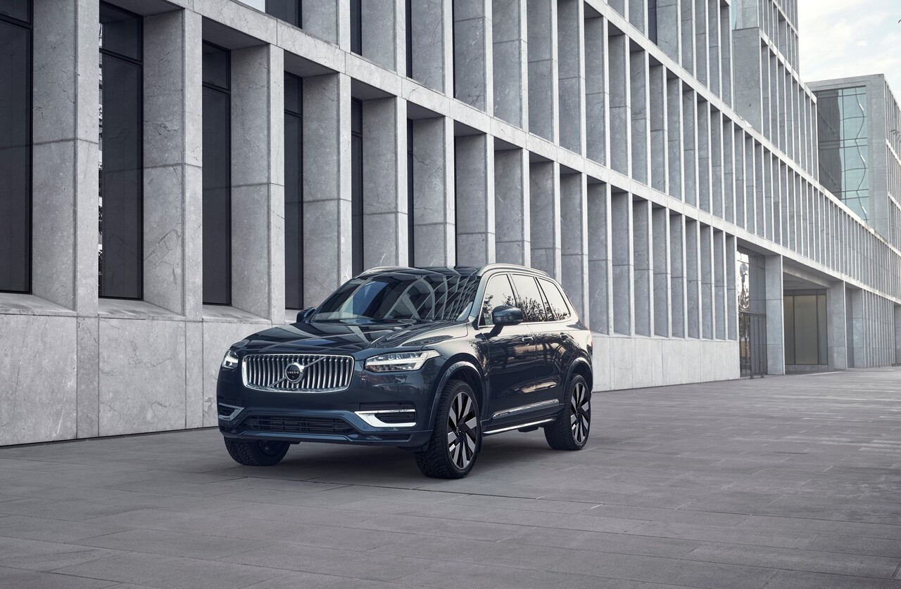 "안전과 친환경을 모두 잡았다" 볼보 플래그십 SUV 'XC90 PHEV'