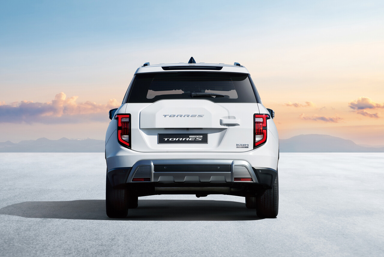 KG모빌리티, 3천만원대 '토레스HEV·무쏘EV' 줄줄이 출격