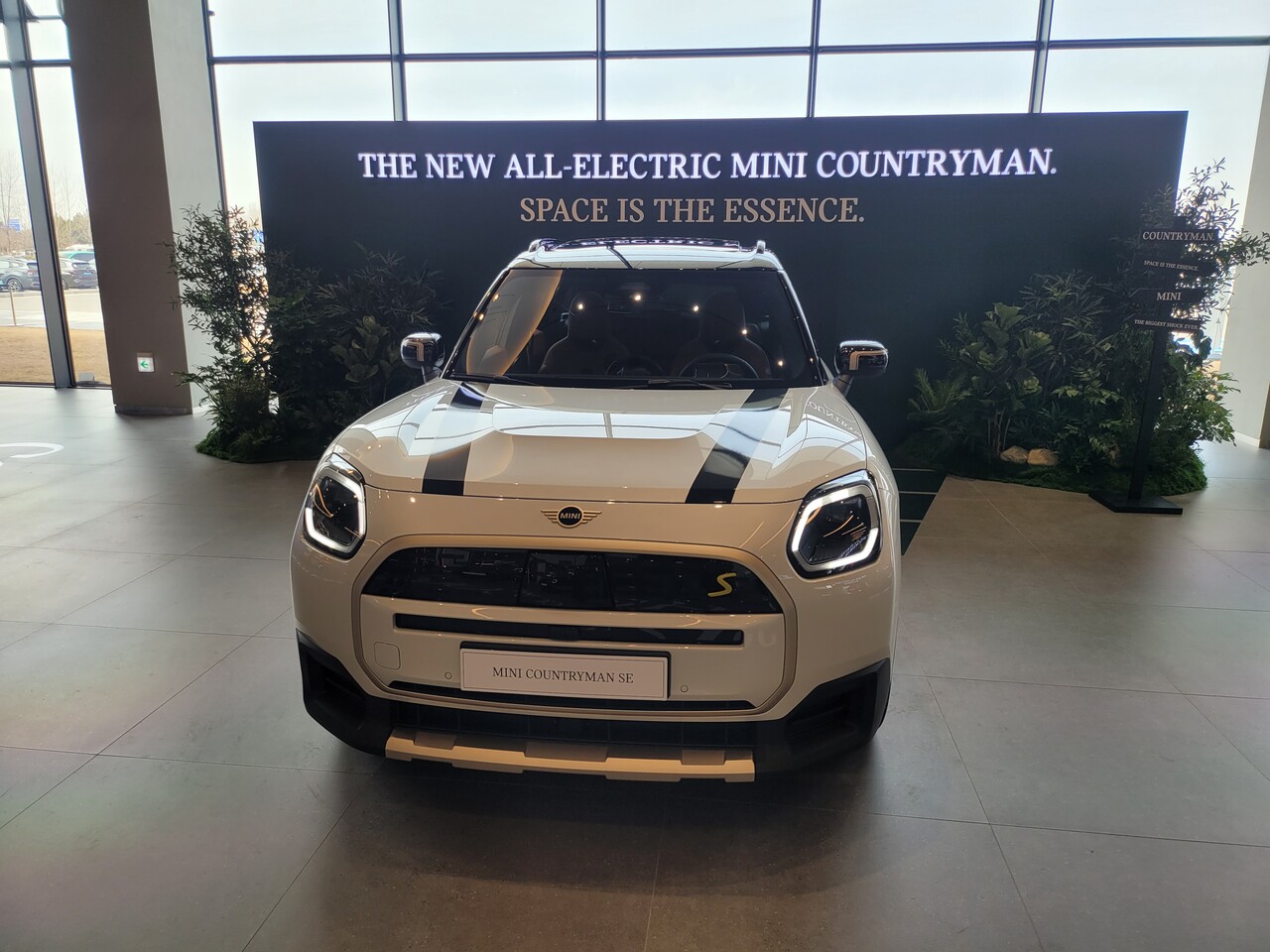 완전 전동화 예고한 MINI코리아, 전기차 3종 출시…"재미를 혁신했다"