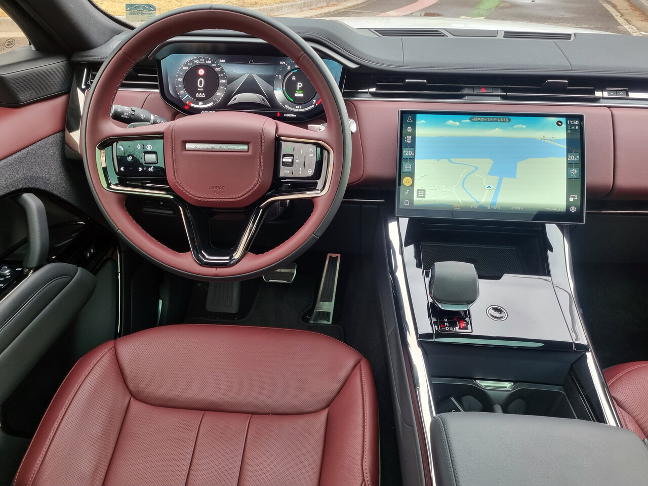 [시승기] 레인지로버 스포츠 P550e 'PHEV와 에어서스로 마법을 부리다'