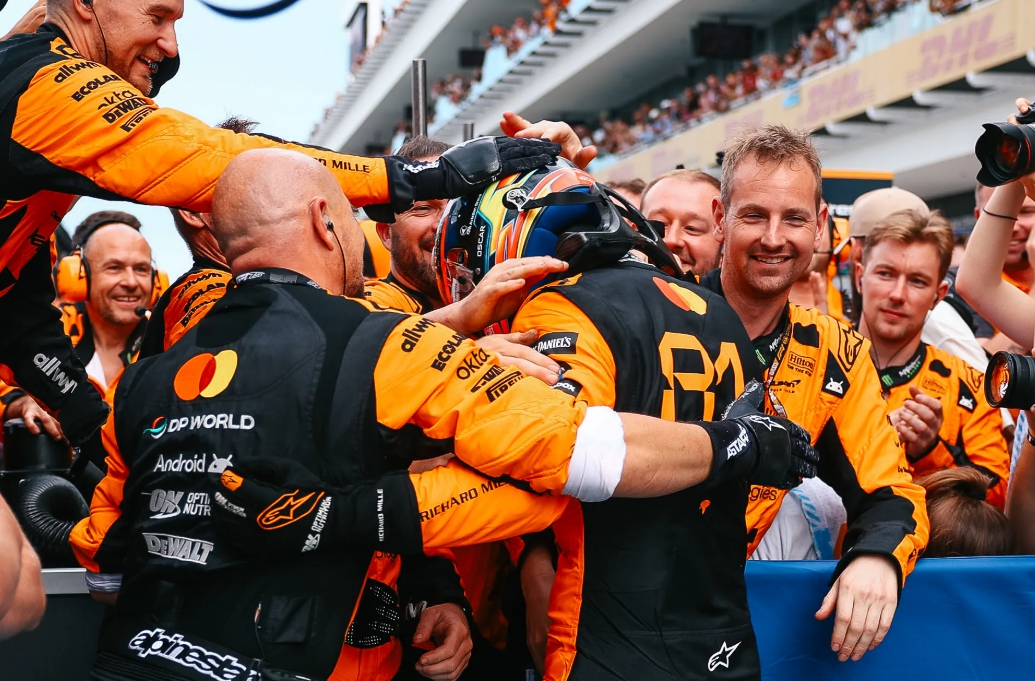 F1 피아스트리, 美 마이애미GP서 3연승…맥라렌 ‘원투 피니시’ 쾌거