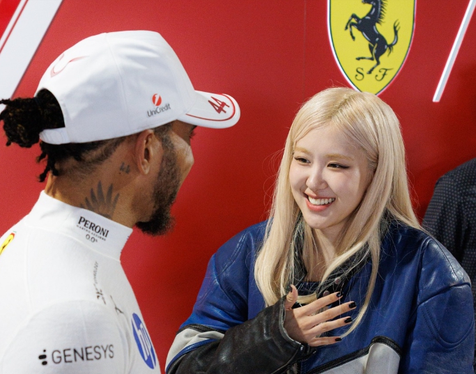 "로제가 왜 여기서 나와"...F1 해밀턴과 마이애미GP 등장 '체커기 휘날리며'