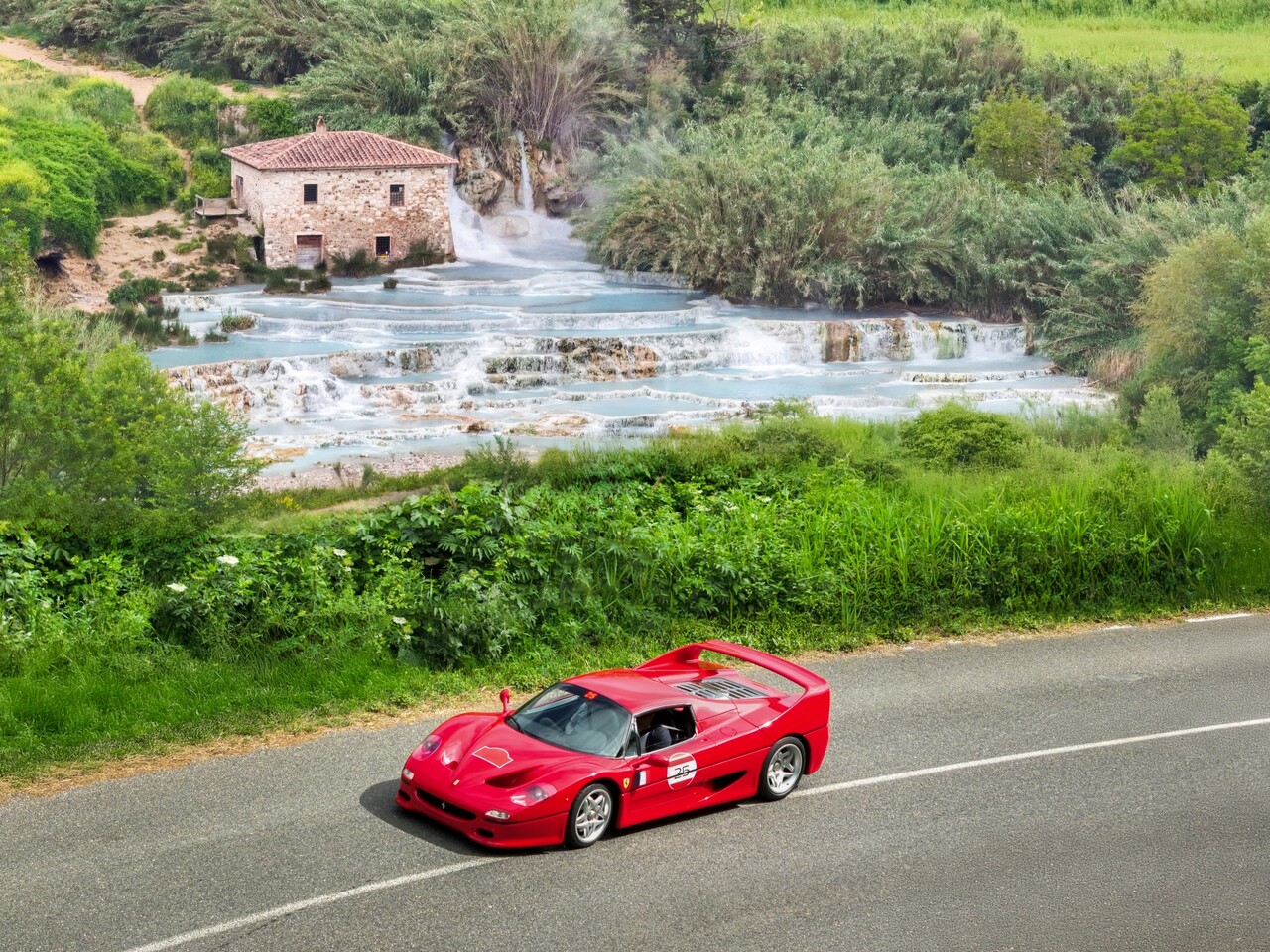 페라리, F50 출시 30주년 기념 ‘F50 레거시 투어 2025’ 성료