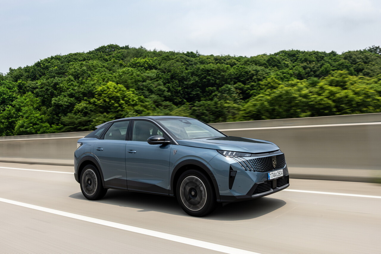 [시승기] 완전 달라진 푸조 3008, 디자인·효율 모두 잡은 '도심형 하이브리드 SUV'