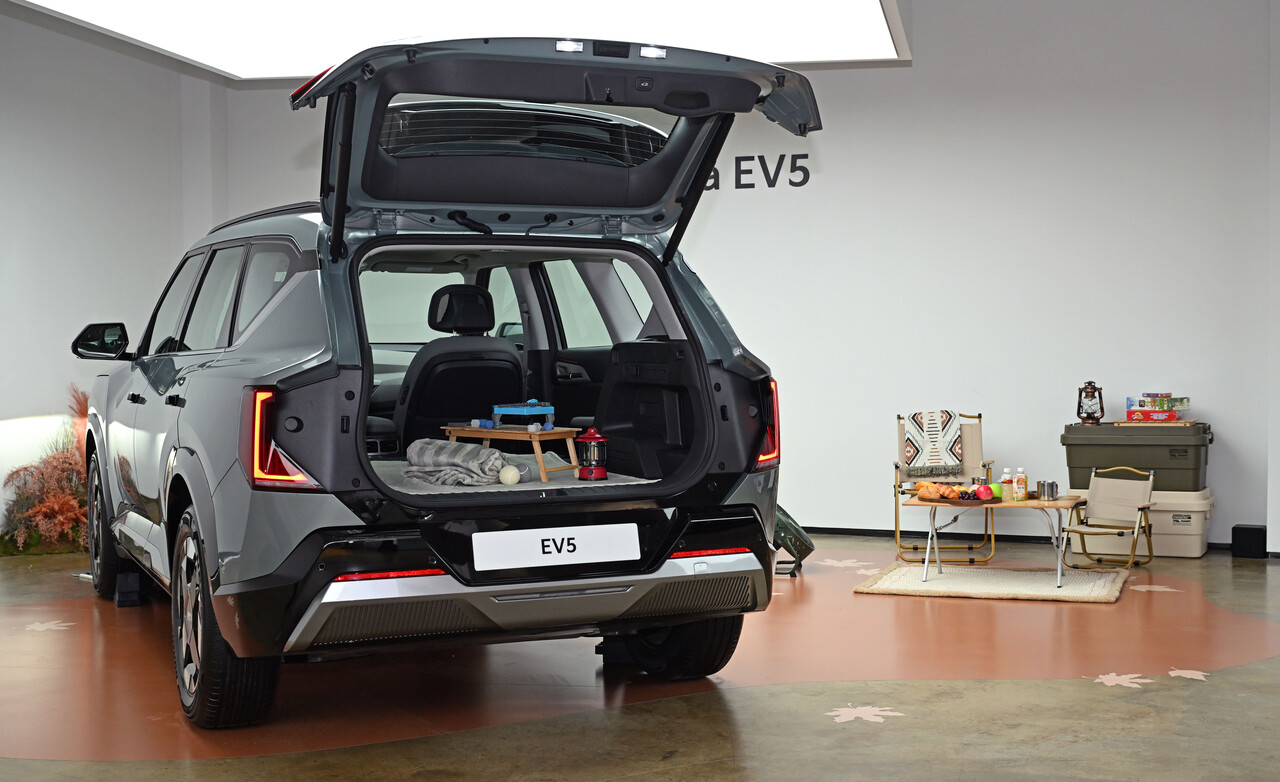 '패밀리 전기차 SUV' 더 기아 EV5…"성능은 우수한데 가격 아쉬워"