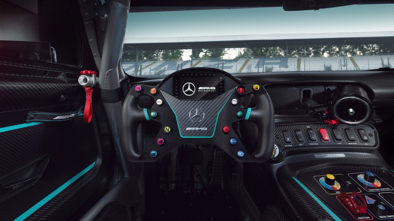 메르세데스-AMG, F1기술 접목 서킷전용 ‘GT2 에디션 W16’ 30대 한정판 공개